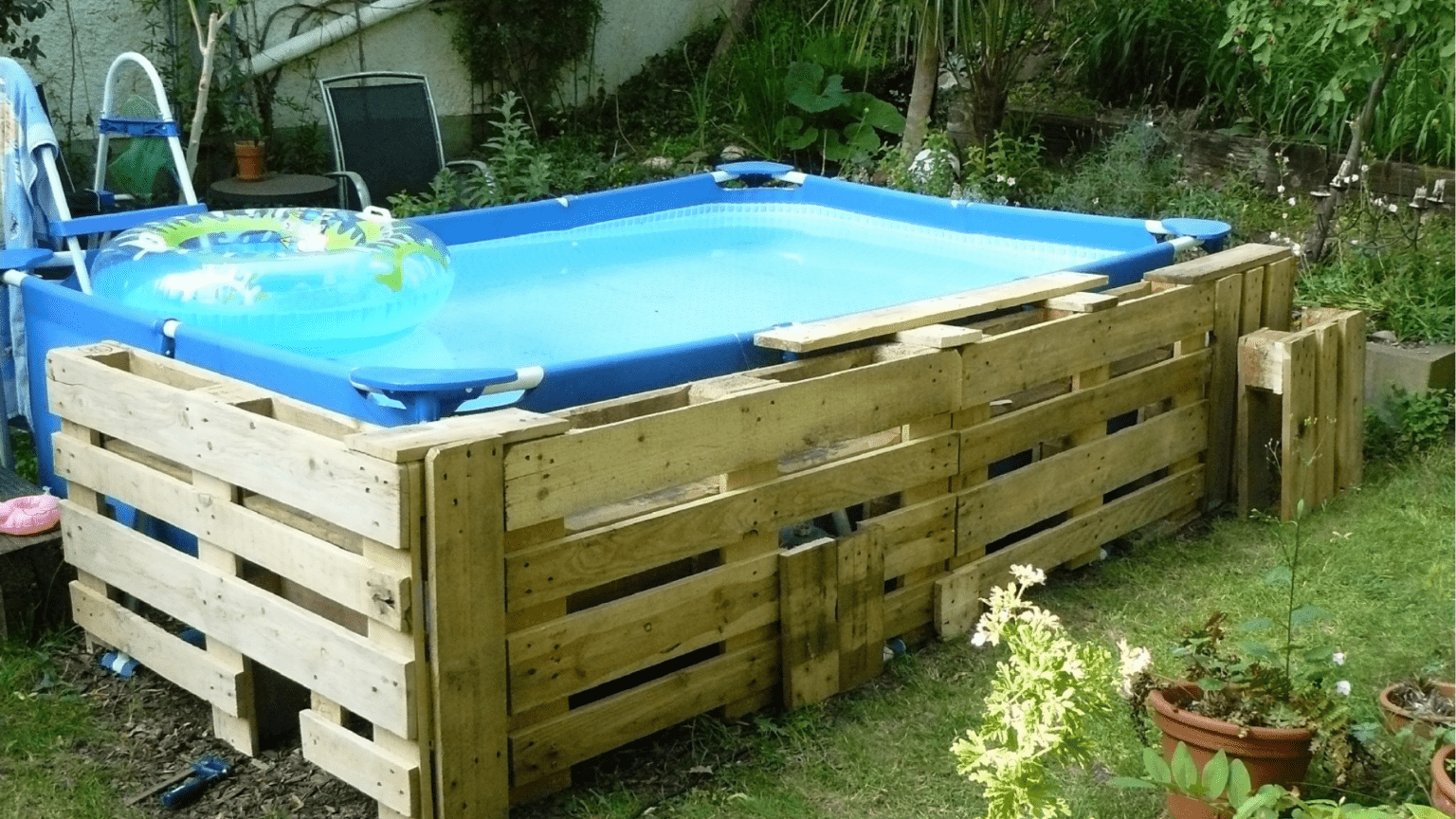 Poolumrandung Mit Paletten